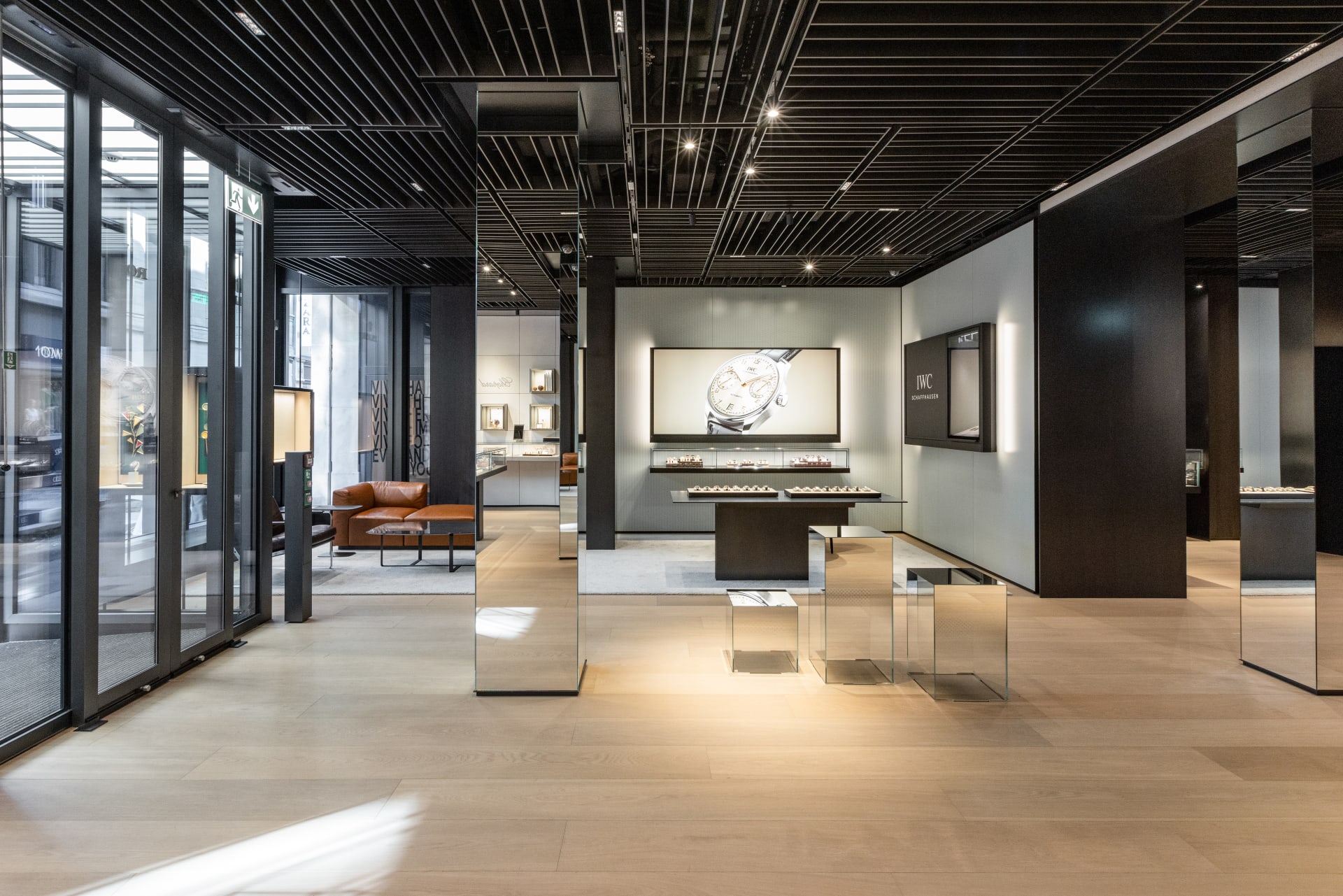 Inauguration De La Boutique Bucherer à Bâle : Une Fusion Design Entre ...