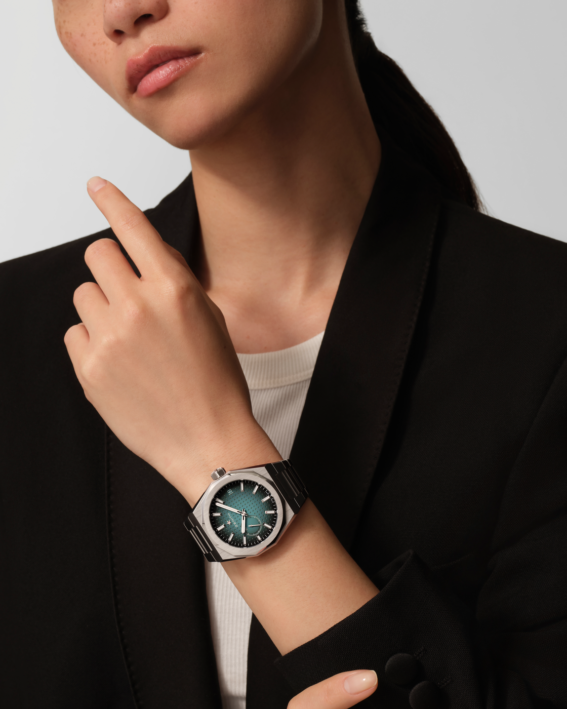 Zenith Rend Hommage à Paris Avec L'édition Limitée De La Defy Skyline ...